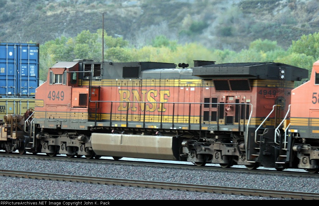 BNSF 4949